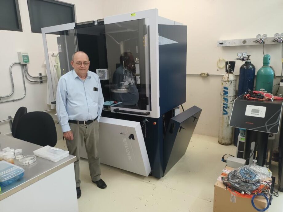 Edilso Reguera, director del Centro de Investigación en Ciencia ...